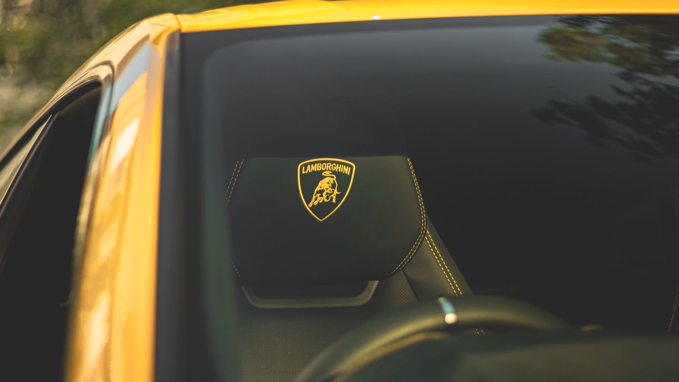 Auto Glass Repair Services | Mobile Glass Repair Near Me